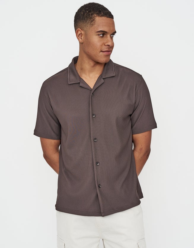 Plisse Pleated Relaxed Short Sleeve Shirt in Mocha Brown | Hallensteins NZ