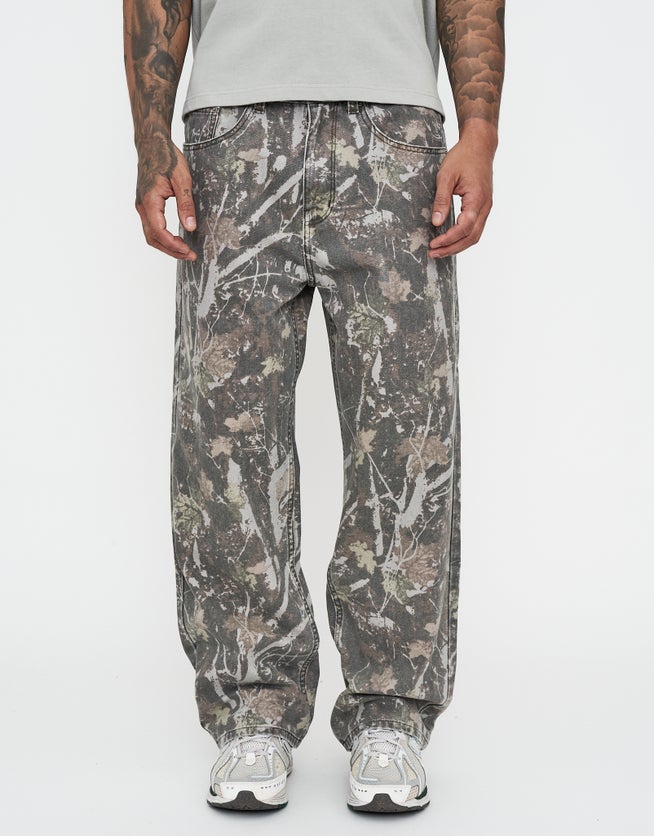 Baggy Vintage Foliage Camo Pants in Camo | Hallensteins NZ